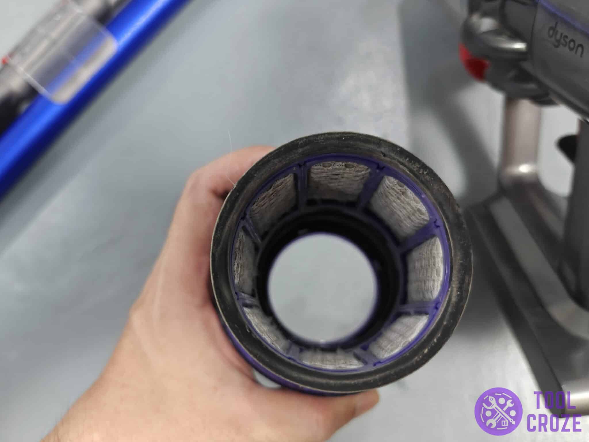 7 Common Cordless Dyson Vacuum Problems Troubleshooting - Tool Croze