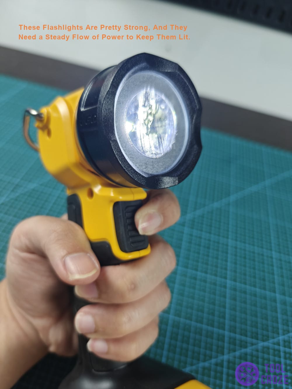 DeWALT 20v Flashlight Blinks: 4 Solutions I Recommend - Tool Croze